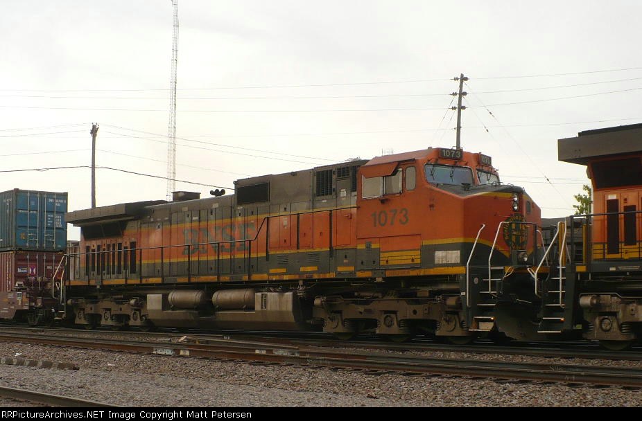 BNSF 1073